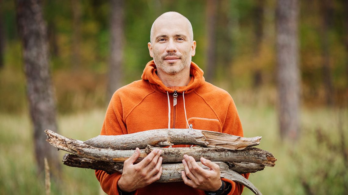 Best Bushcraft Books for Trekking, Camping & Hiking